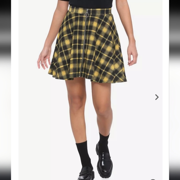 Hot Topic | Skirts | Nwt Hot Topic Midnight Hour Yellow Black Plaid ...